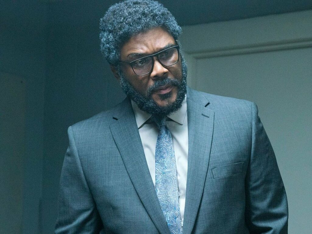 Tyler Perry Addresses Rampant Use Of Bad Wigs In ‘Sistas’ – Sis2Sis